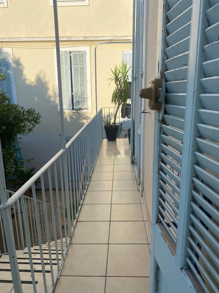 Charmant Studio Avec Terrasse à 15 Min De La Mer - Cannes