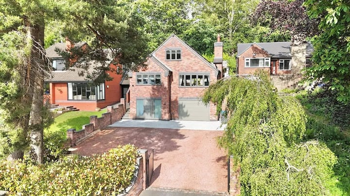 Luxury 3 Bed Retreat - Stoke-on-Trent