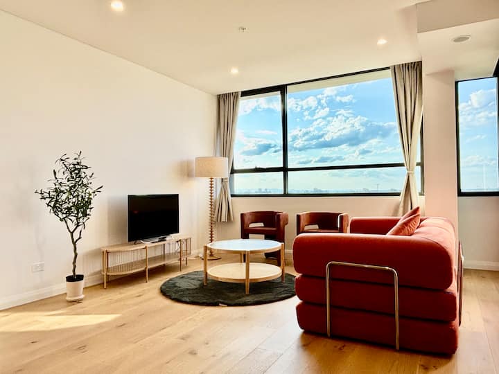 Brand New Sunny Hilltop Escape – 2br Cozy Retreat - Dural