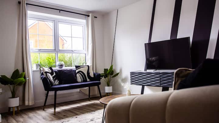 3 Bedroom Home In Warwickshire, United Kingdom - Rugby