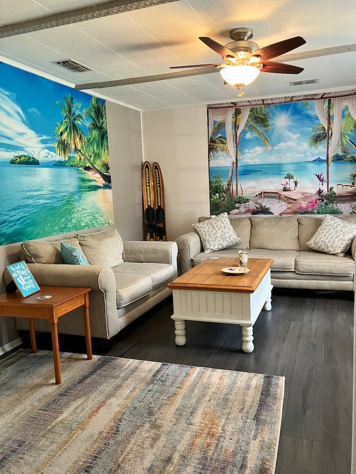 Flip Flops In Paradise—enjoy Tropical Vibes - Gem Lake, Belleview