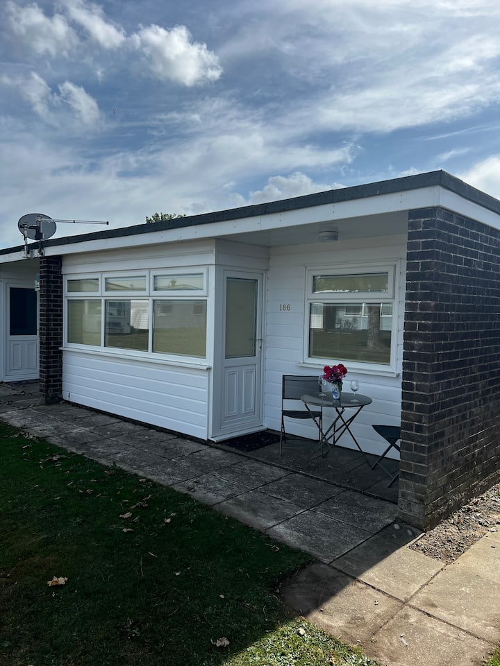 Cosy Chalet In Hemsby - Winterton-on-Sea