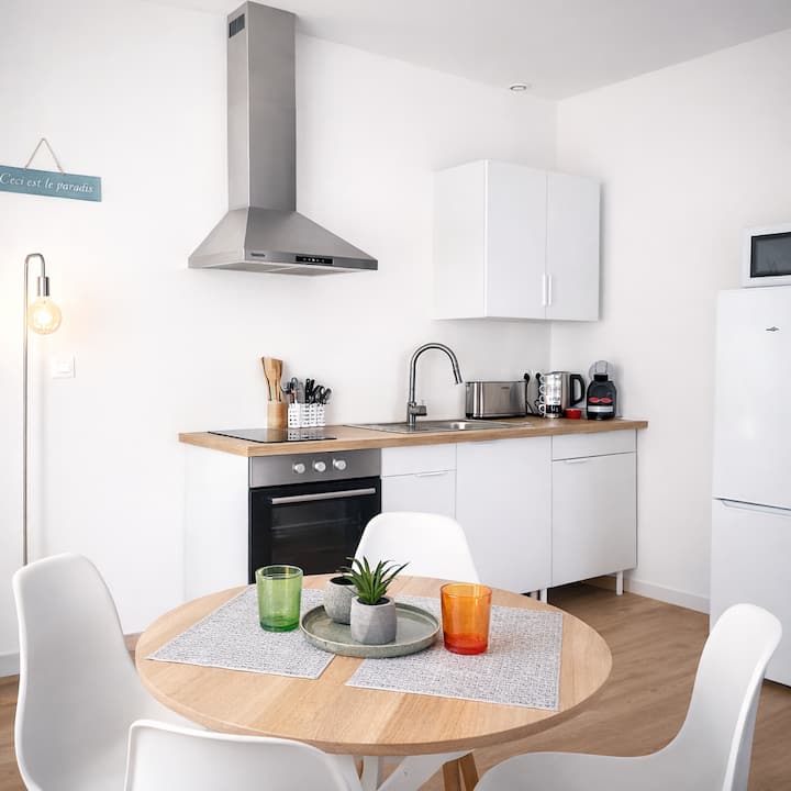 Appart' Rénové Avec Terrasse & Parking - Puget-sur-Argens