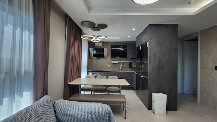 [오픈특가]신축 테라스 호텔 해운대 프리미엄 오션뷰 , 송정 해수욕장 5분 거리,방3 - Busan