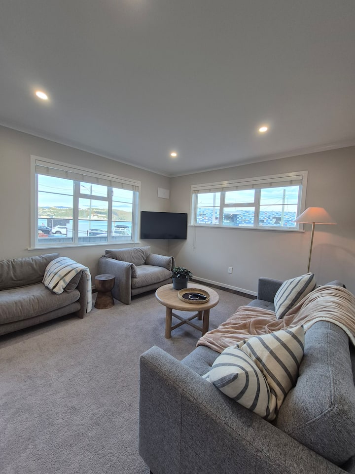 Beachfront Home & Guest House | Lyall Bay - 威靈頓