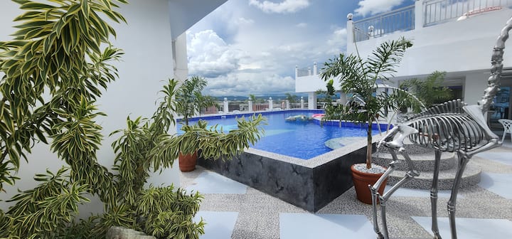 Kandiwhitetowercondo 2br2b Cityviewgym Rooftoppool - Angeles