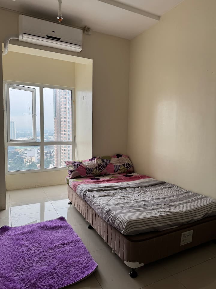Affordable Sleepover Room In Tomas Morato - Quezon City