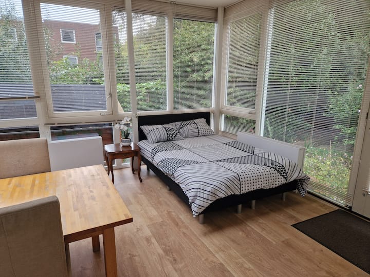 Mooie Studio Met Tuin In Amsterdam Zuid - Amstelveen