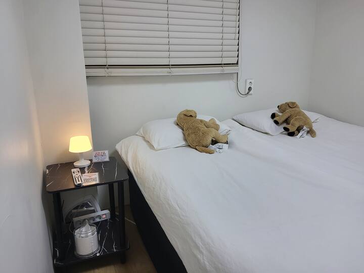 202호 [첨성대,대릉원,황리단길도보10분, 성동시장1분읍성거리2분]아늑한숙소입니다. - Gyeongju-si