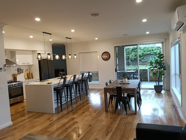 Bay Views-relax And Unwind Near The Beach. - Geelong