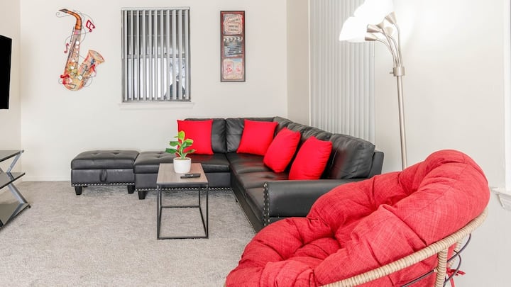 Large 1 Bedroom Downtown! - Albany, NY