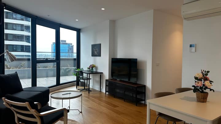 Skyhome 2br | Rooftop Pool | Designer Terrace - Deakin University Melbourne Burwood Campus