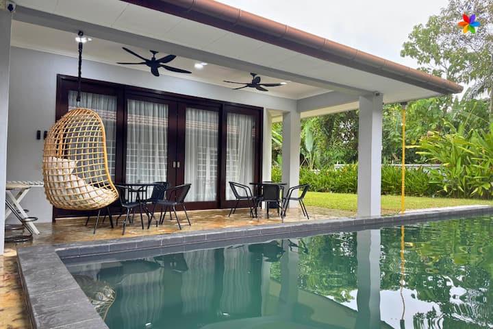 25p Muji | Black & White Kajang Villa With 100" Tv - Bangi