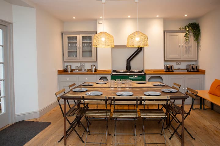 5 Bed (King / Twin) Corporate Stay, Free Parking - 브리스톨