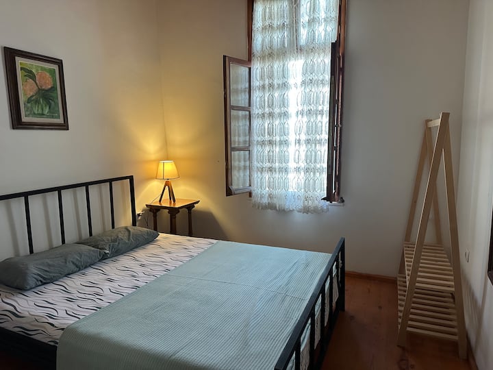 Ayvalık Merkezde Ekonomik Oda - Ayvalık