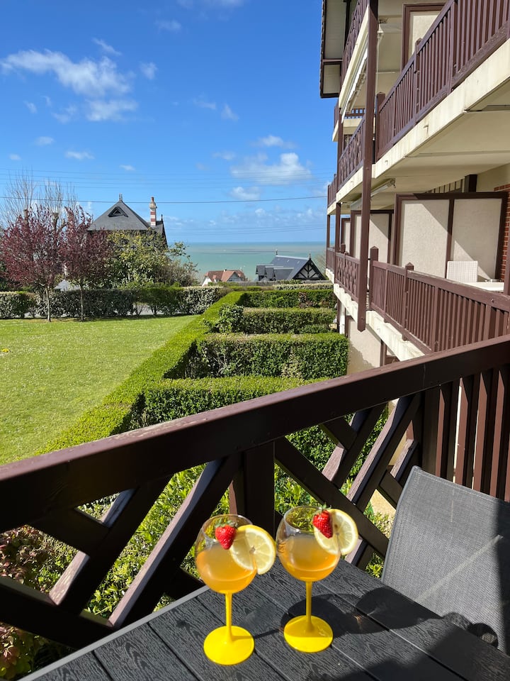 Appartement Vue Mer Avec Balcon Et Parking - Deauville