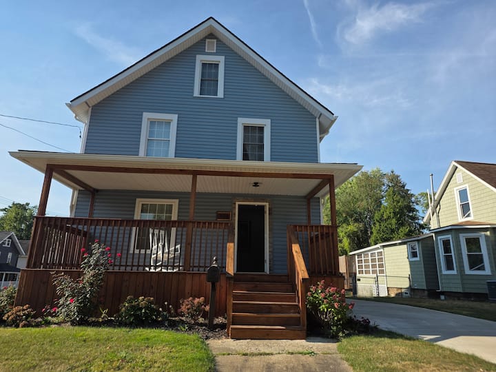 Home Away From Home- Smoke & Pet Free Space - アクロン, OH