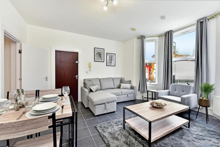 Ground Floor 2-bed Near City Centre And Broadway - Hounslow