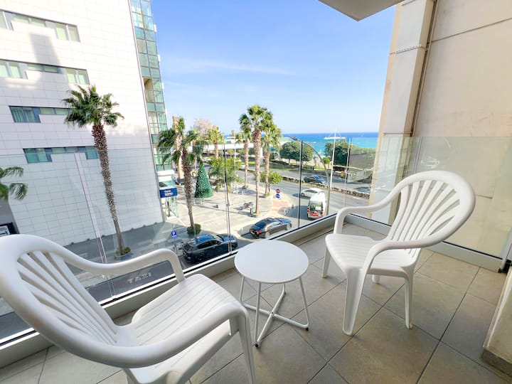 Studio Sea Breeze, Opposite Sea With Free Wifi - Limassol