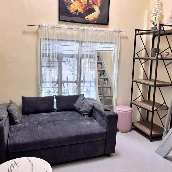 Cozy Loft Room – Best Value, Wi-fi + Tv, 1-2 Pax - Subic