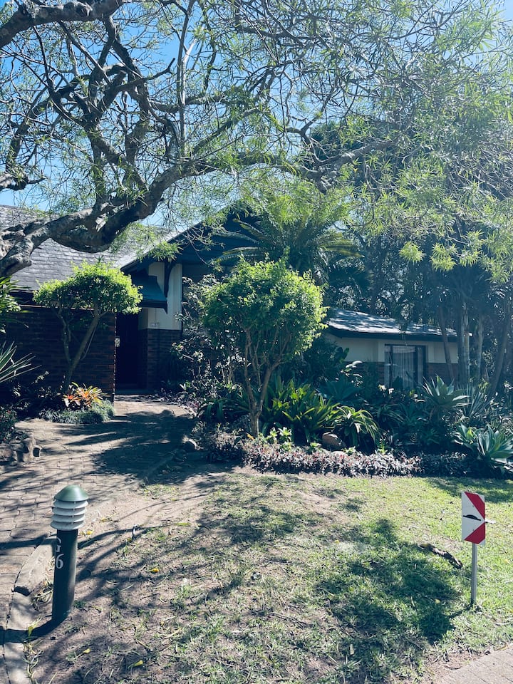 Villa G16 - Selborne Golf Estate. Poolside Villa - Pennington