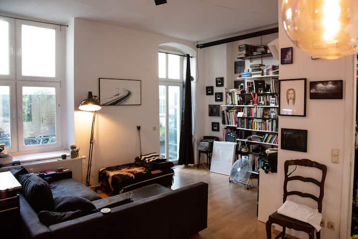 Cosy Flat With Double Bed, Sofabed And 2 Entrances - Berlin