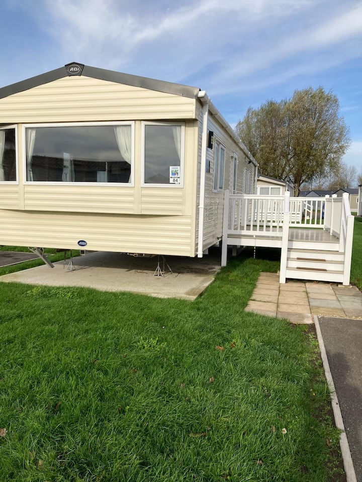 6 Berth Holiday Home.
Large And Spacious - Chichester