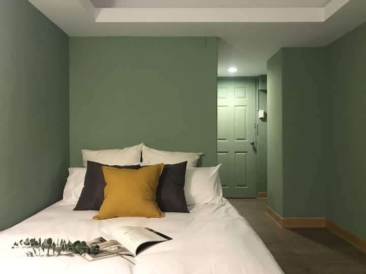 Ximen Station 3min 西門町/西門捷運站3分鍾/樓下公園有網路電視洗衣機 - Taipei