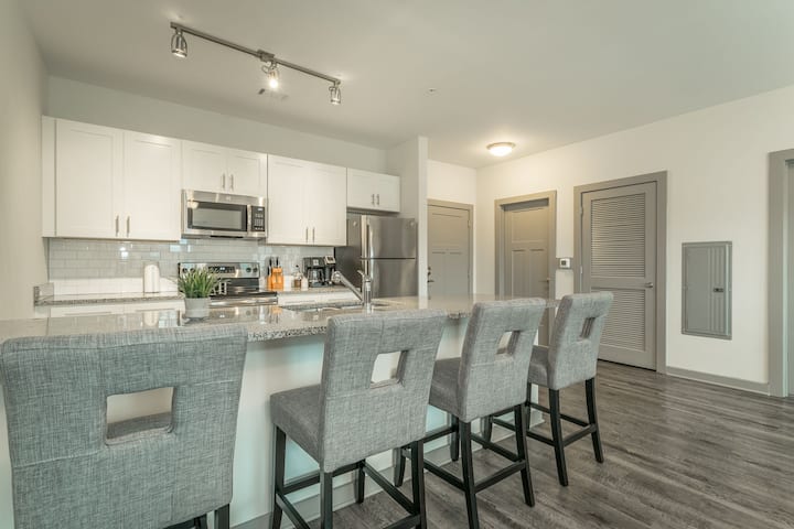 Scenic 1 Bedroom Condo, Downtown Chattanooga - Chattanooga, TN