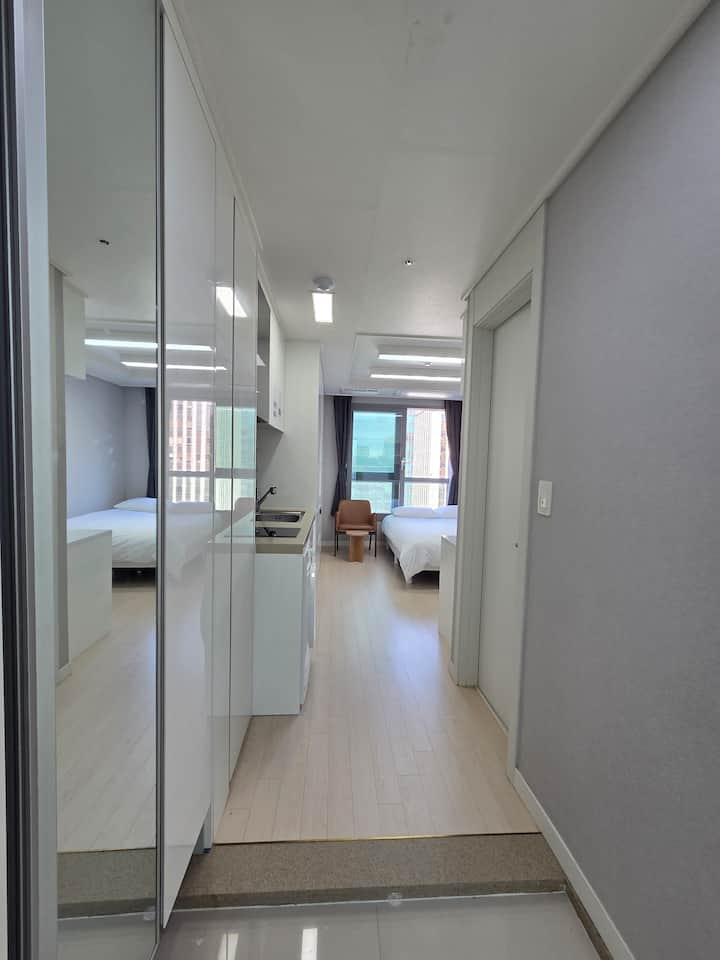 Cityview 1922- 7 Seconds To Gangnam Station - Seoul