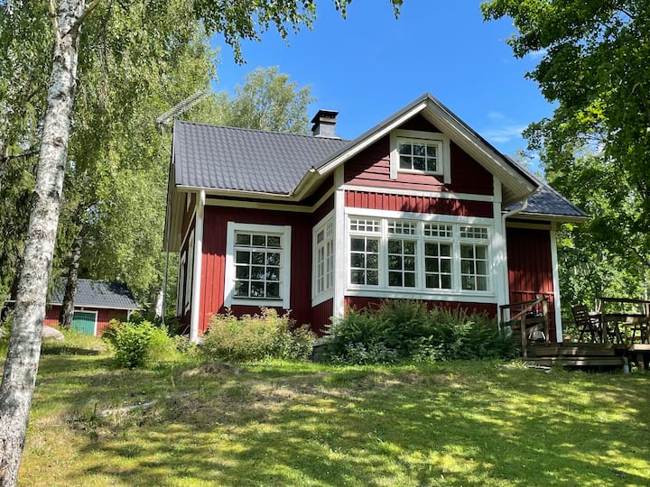 Unelmallista Rauhaa Maaseudulla. Huvila Rannalla. - Lohja