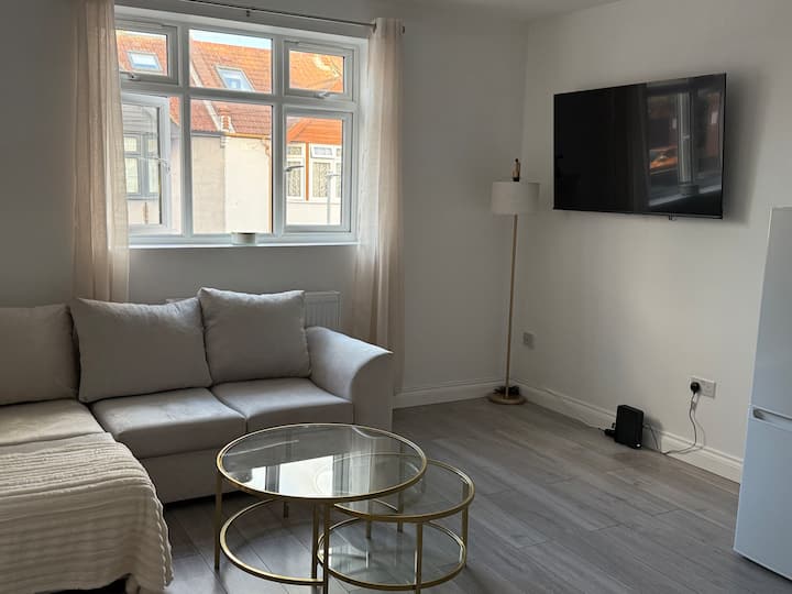 Chic & Cozy Watford Apartment - Watford