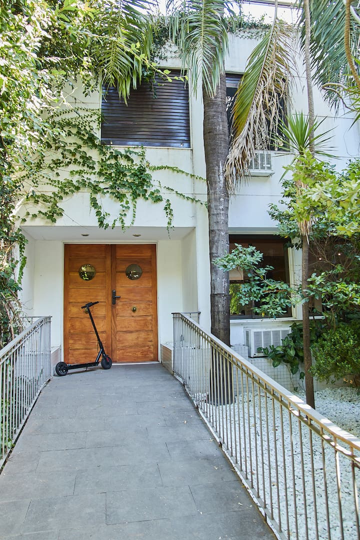 Casa Espaciosa En Palermo Con Patio Y Parrilla - Buenos Aires