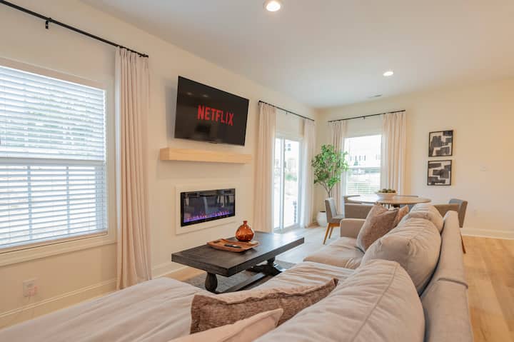 Brand-new 3br Townhome | King Bed | Great Location - Lynchburg