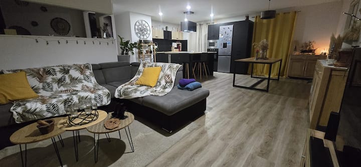 Nout Ti Kaz: Comme à La Maison, Loin De La Maison. - Saint-Orens-de-Gameville