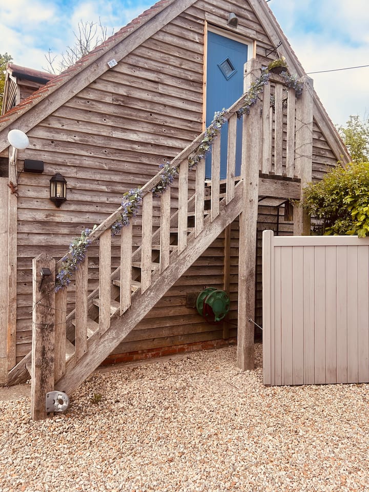Elms Hideaway - Wiltshire