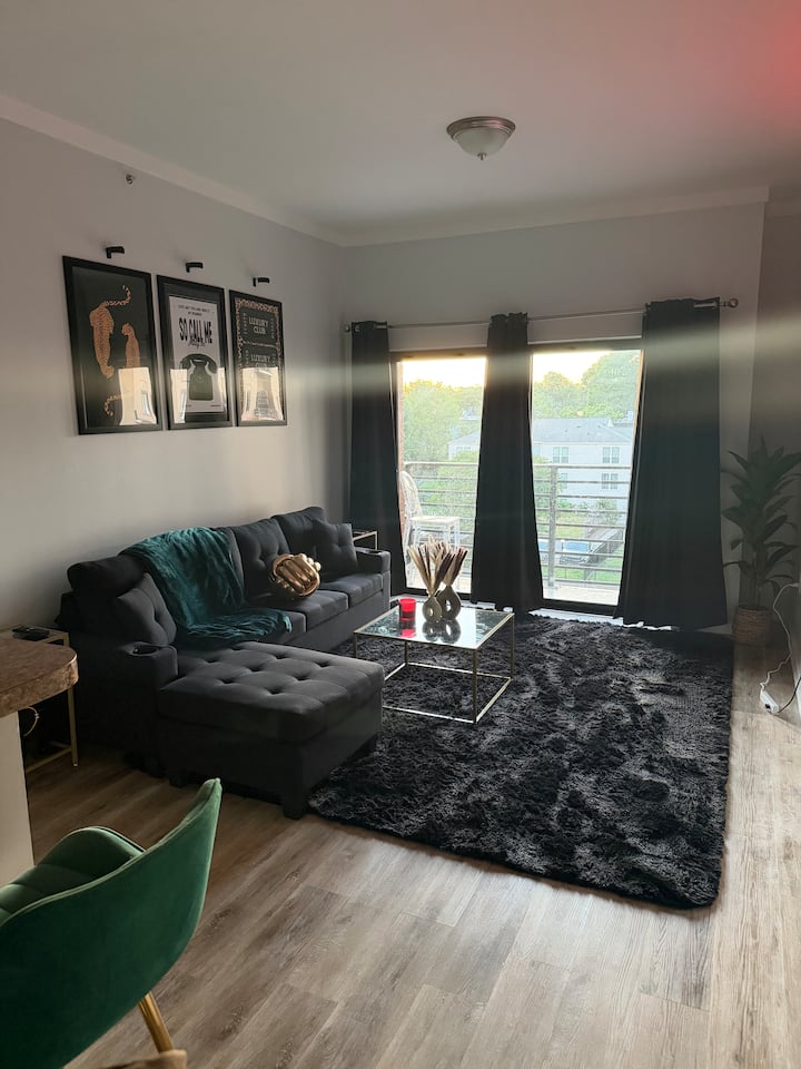 Modern Luxe Stay Near Uptown | Free Parking | 2br - Charlotte