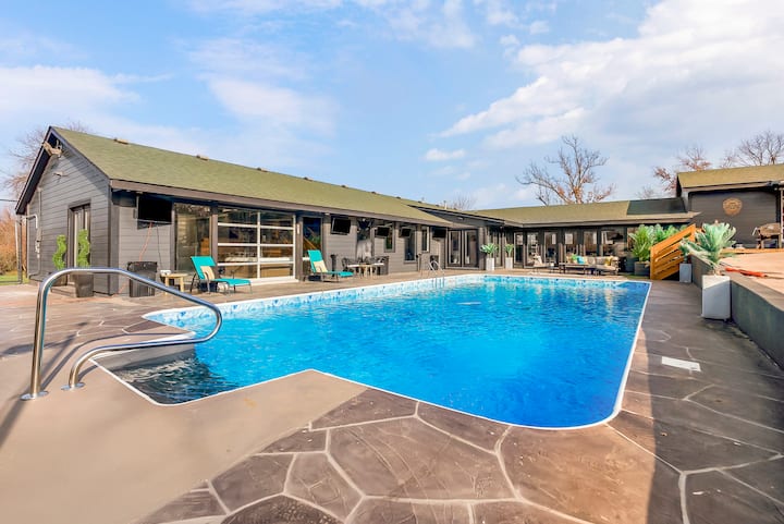 Luxury World Cup 5-acre Compound Mins From Stadium - Arrowhead Stadium - Kansas City