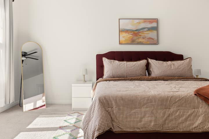 Relax & Recharge – Cozy Modern Retreat Near Rdu - Cary, NC