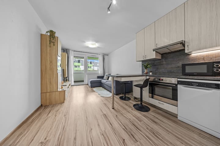 1-izbový Byt S Balkónom, Rustaveliho - Rača - Bratislava