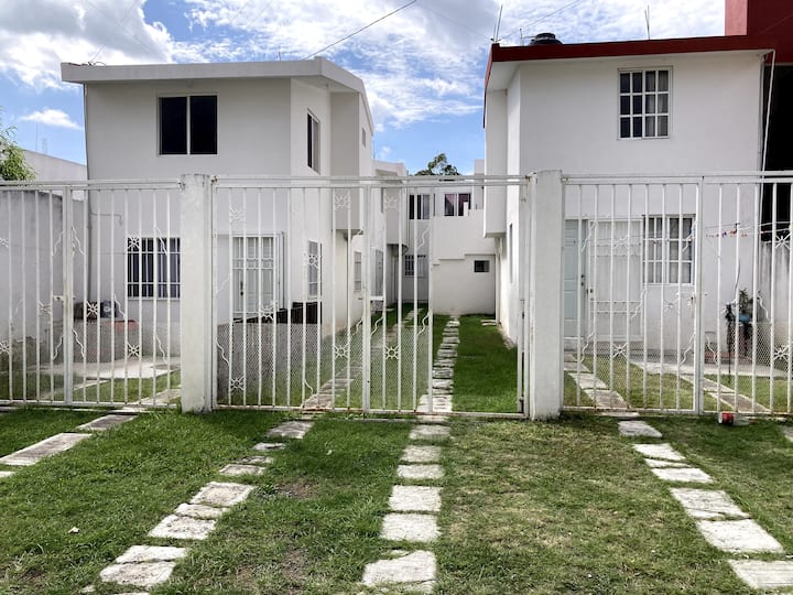 Casa Y Estacionamiento Con Acceso Independiente - Mexico