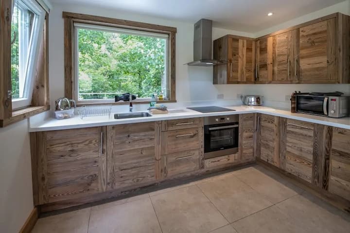 Corrie Cottage. Thatched Cottage With Hot Tub - Loch Tay