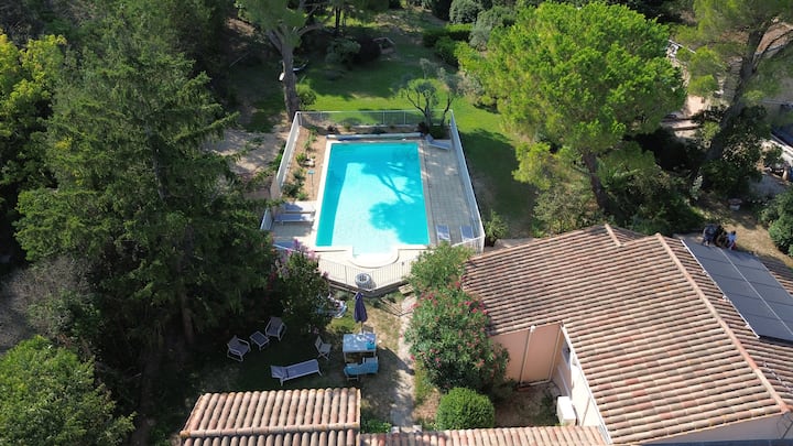 Belle Villa Provençale Avec Grande Piscine Et Parc - Miramas