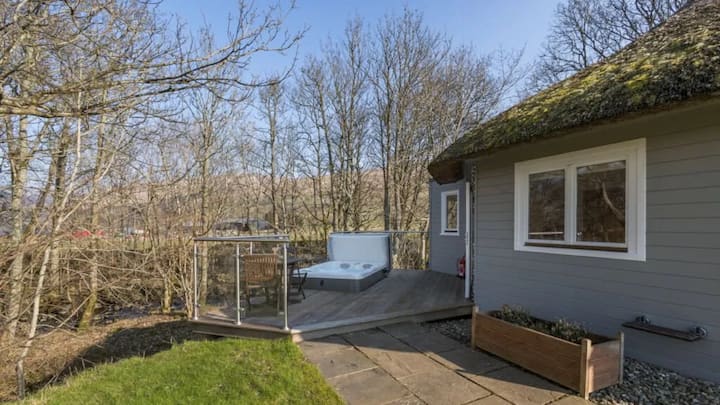 Daisey Cottage. Thatched Cottage With Hot Tub - Kenmore