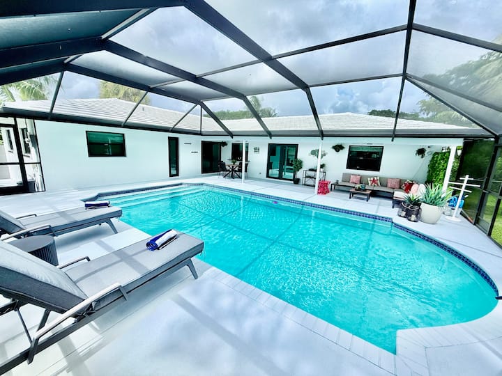 The Delray Palm House | Modern Pool Retreat - Delray Beach, FL