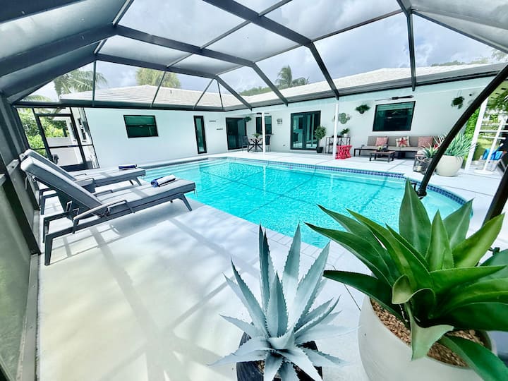 The Delray Oasis: Modern Luxury Pool Retreat - Delray Beach, FL