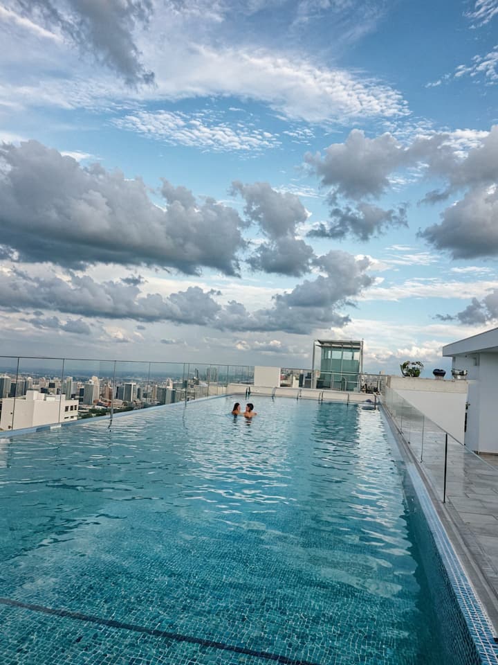 Luxury 2 Bedroom Apartment L Seaview | Pool & Gym - 