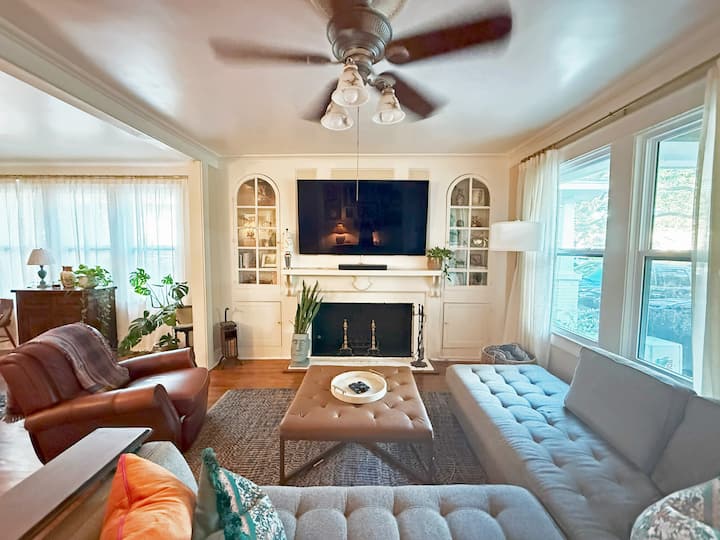 Charming Baton Rouge Bungalow - Baton Rouge, LA