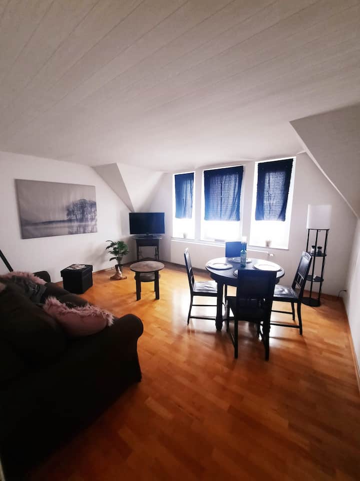 Ruhige Dachgeschosswohnung In Solingen Mitte - Solingen