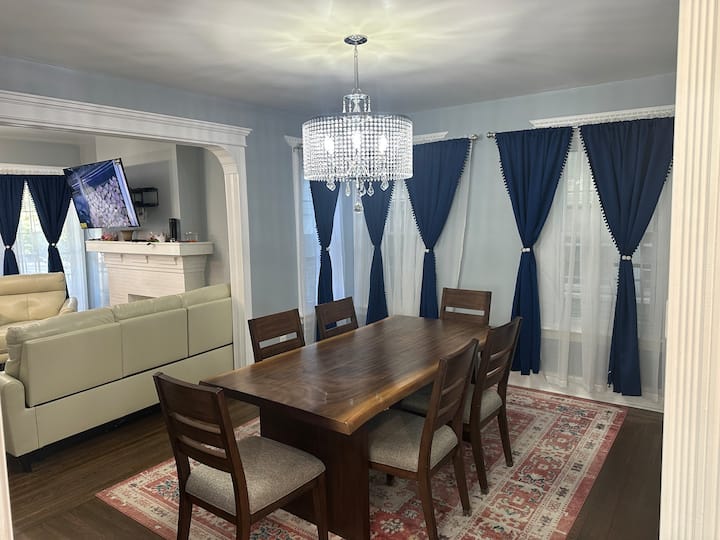 Updated Apartment Minutes From Downtown Buffalo. - Buffalo, NY